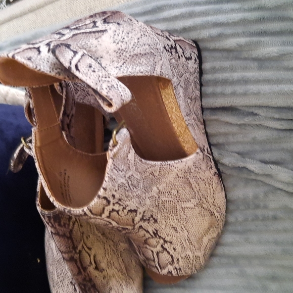 Boutique 9 | Shoes | Snake Skin Pattern Wedge Sandals | Poshmark